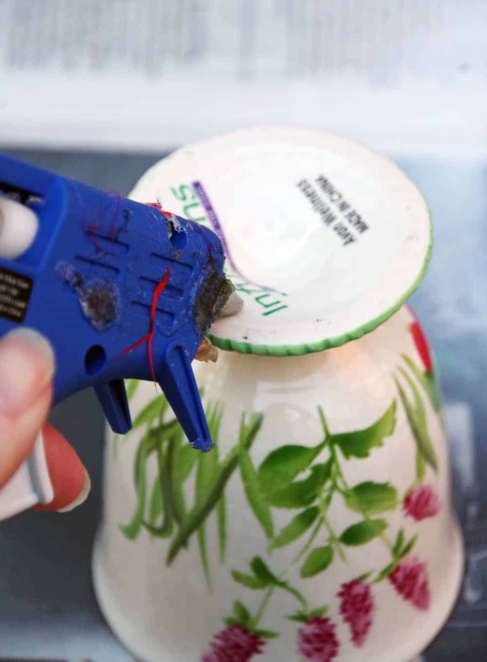 Make DIY Decorative Candle Holders from Old Coffee Mugs